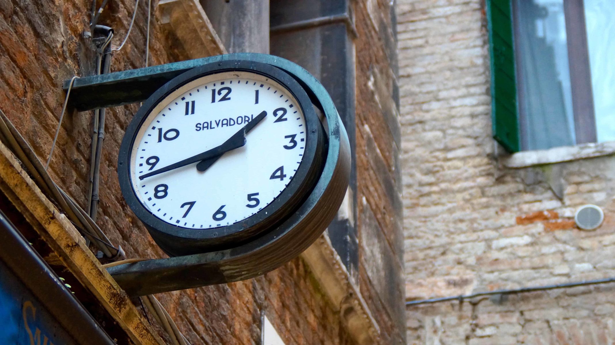 Here are 4 Ways to Avoid Time-Scarcity Mindset - Foundr